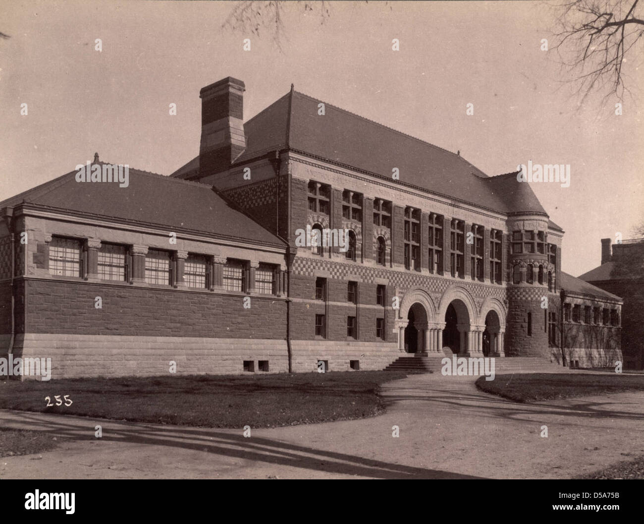 Austin hall harvard university law hi-res stock photography and images ...