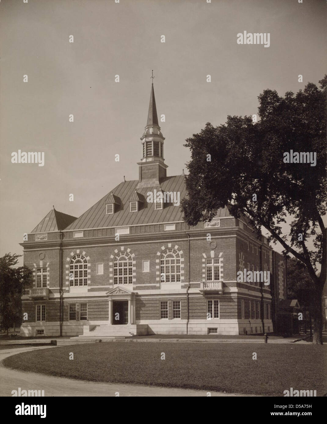 A photograph of City Hall in Concord, New Hampshire, showcasing its ...
