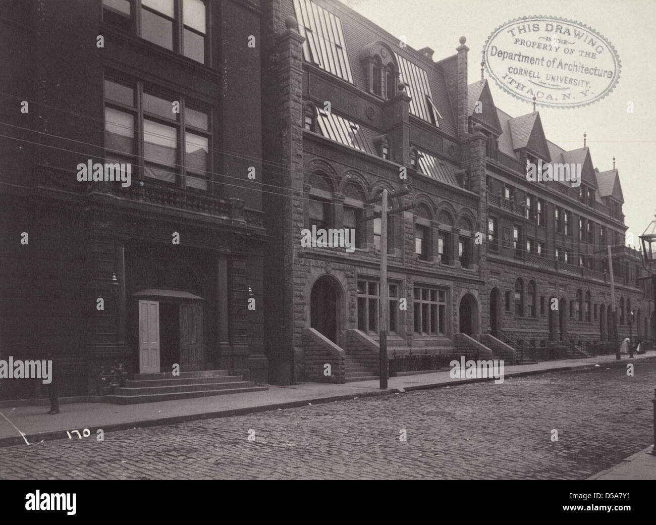 Archedwindows hi-res stock photography and images - Alamy