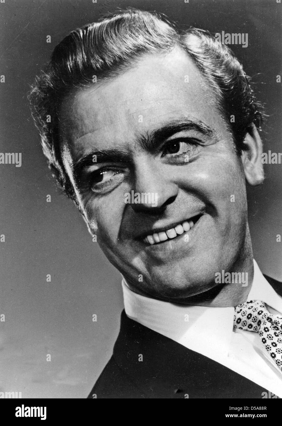 DAVID WHITFIELD (1925-1980) UK popular singer in 1957 Stock Photo - Alamy