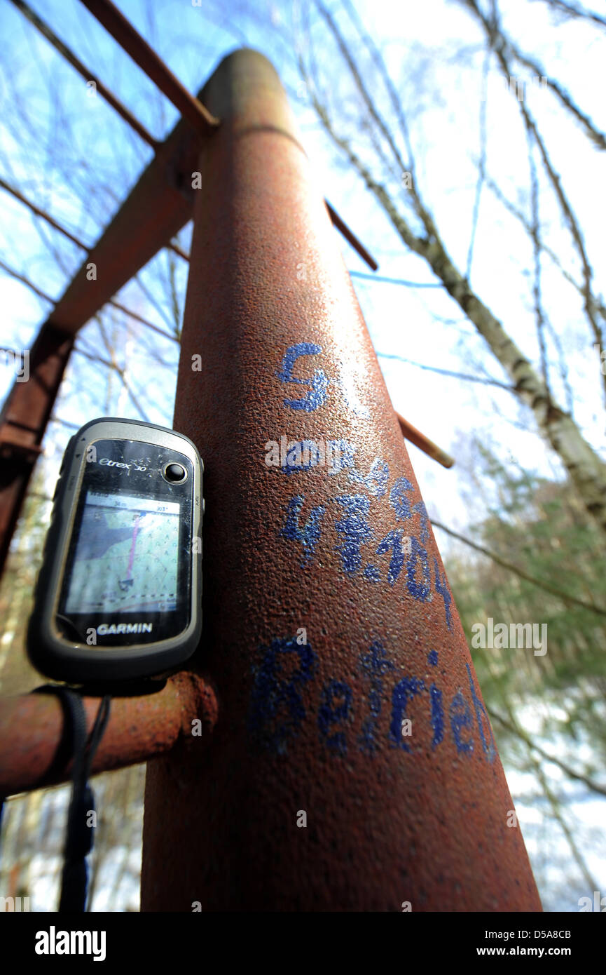 Geocache geo cache geocaching hi-res stock photography and images - Alamy