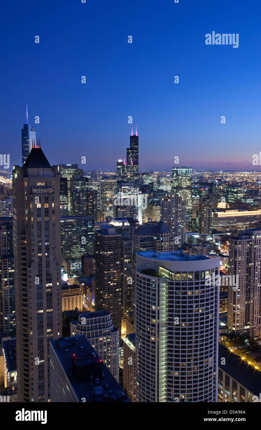 LOOP SKYLINE FROM 900 NORTH MICHIGAN ROOFTOP DOWNTOWN CHICAGO ILLINOIS ...