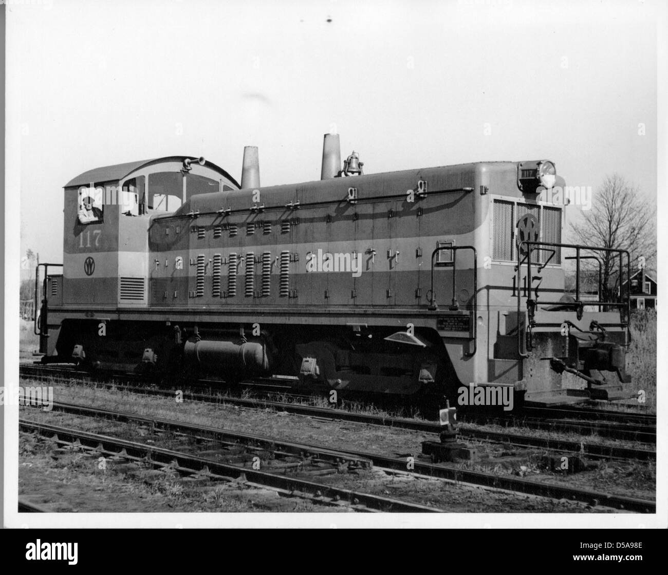 This image shows the side view of the O&W Diesel locomotive #117, part ...