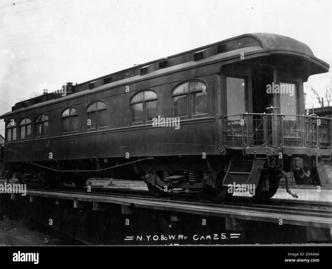 O&W Passenger Coach, Wooden #25 Stock Photo - Alamy