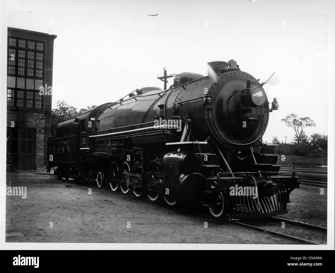 This image shows the O&W Engine #352, a Class X locomotive, part of the ...