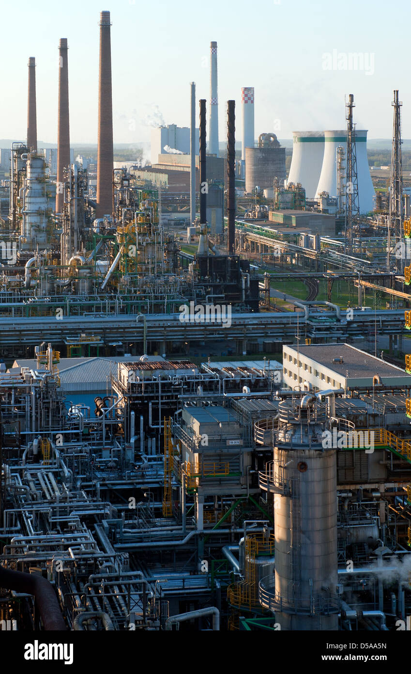 Pck refinery hi-res stock photography and images - Alamy