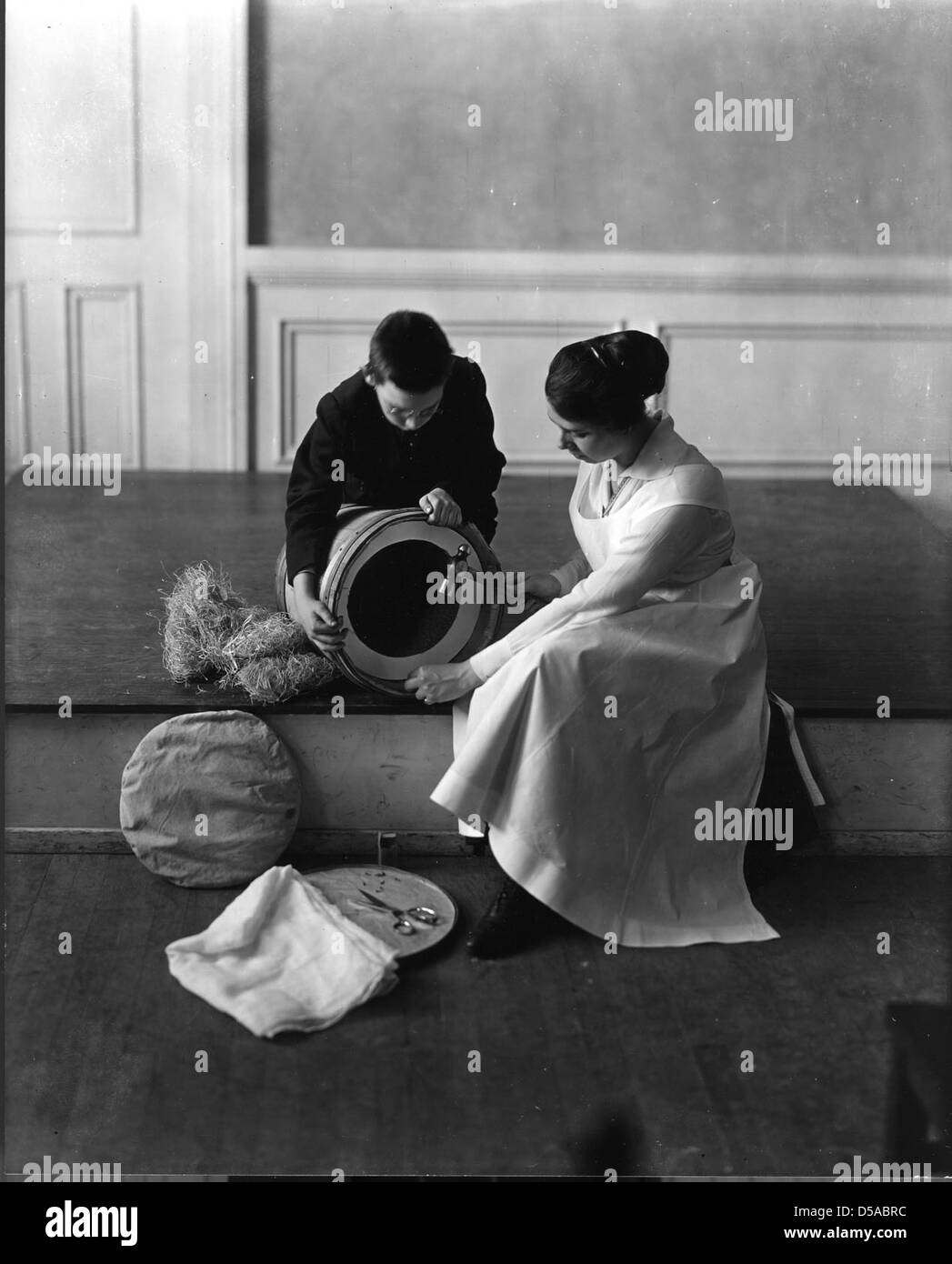 This series of photographs demonstrates the process of making a ...