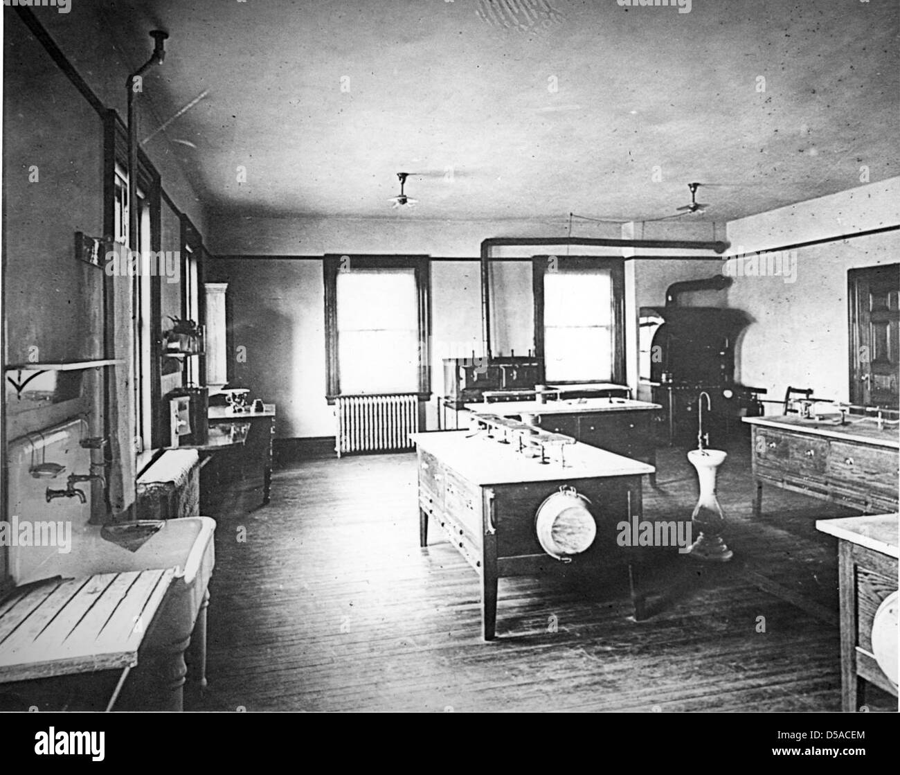 American university laboratory Black and White Stock Photos & Images ...