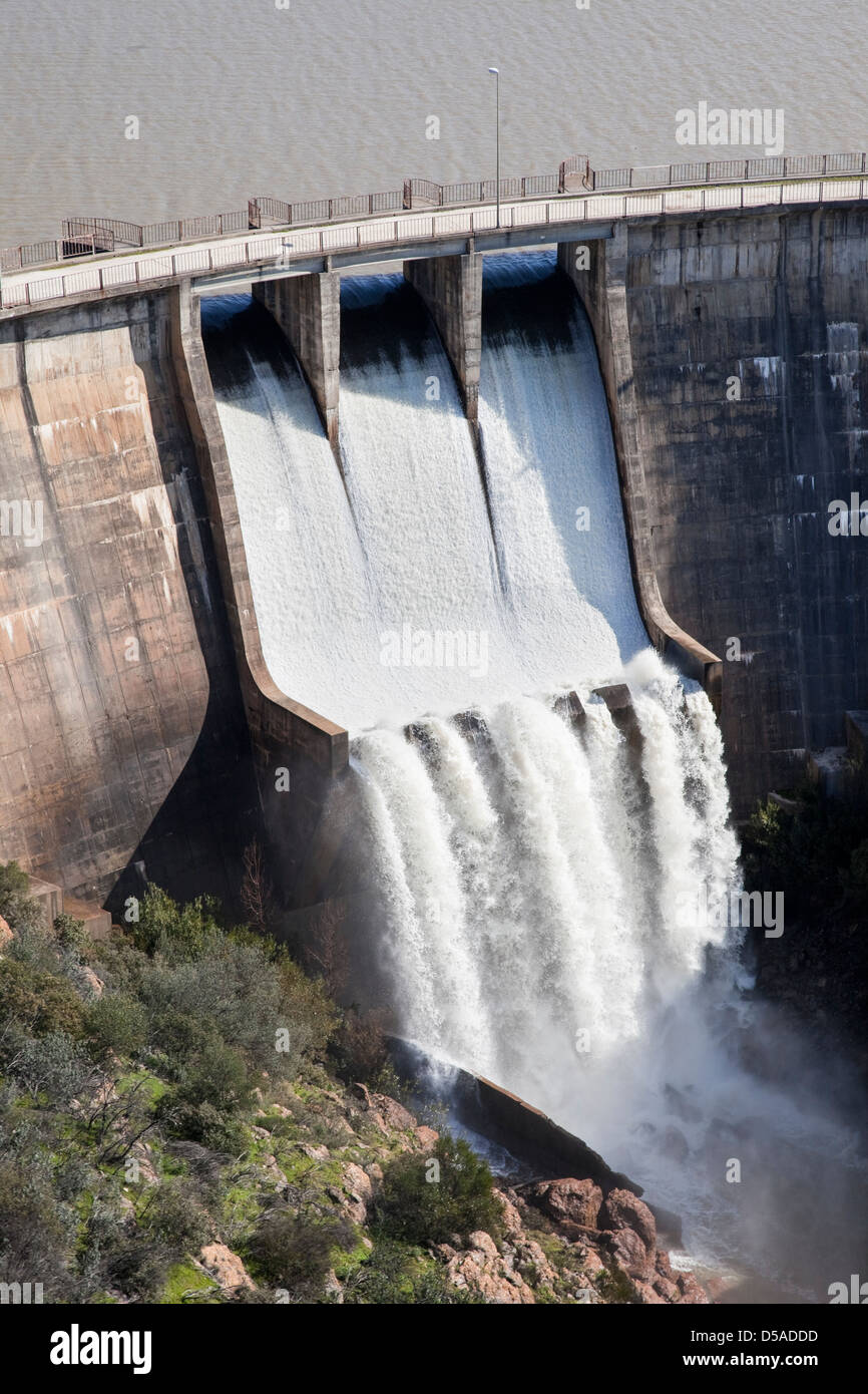 Reservoir water outlet hi-res stock photography and images - Alamy