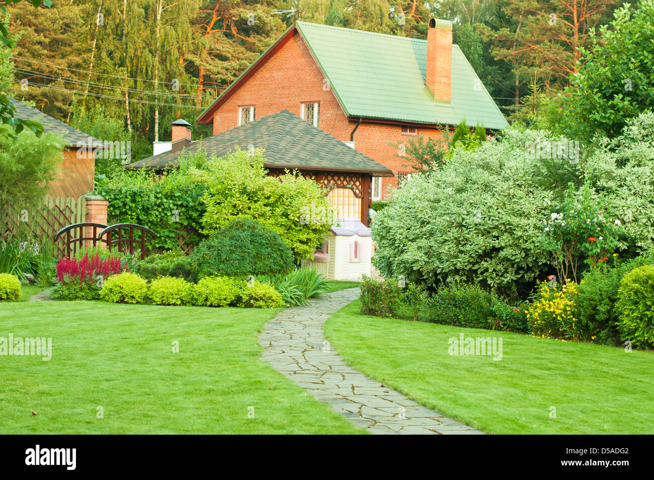 English cottage design hi-res stock photography and images - Alamy