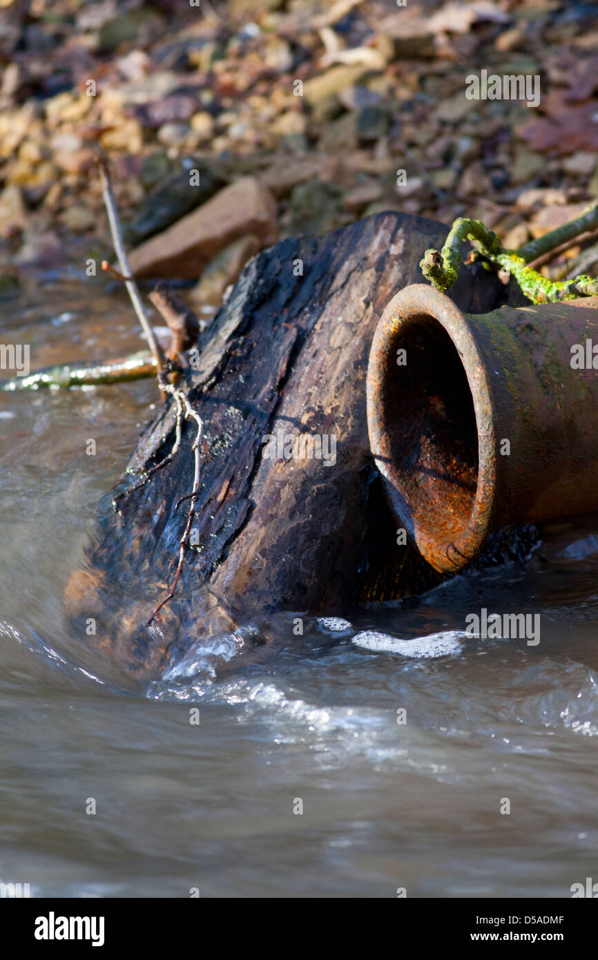 Overflow pipe hi-res stock photography and images - Alamy