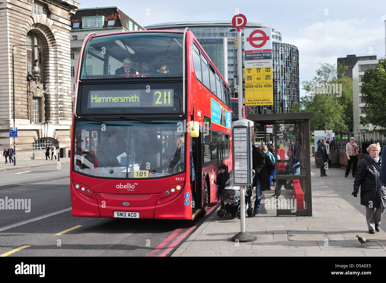 Bus stop uk london hi-res stock photography and images - Alamy