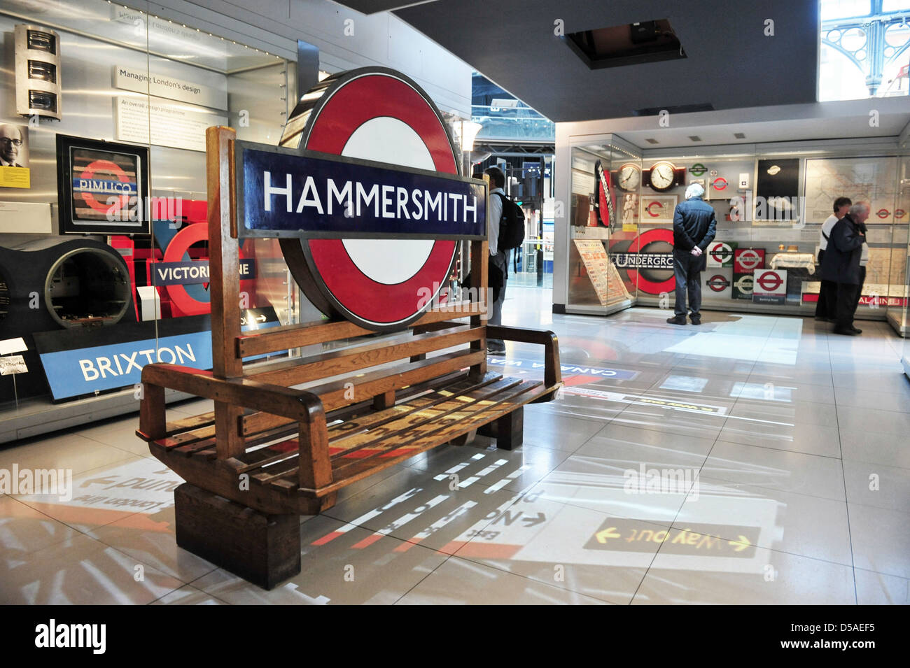 London underground museum hi-res stock photography and images - Alamy