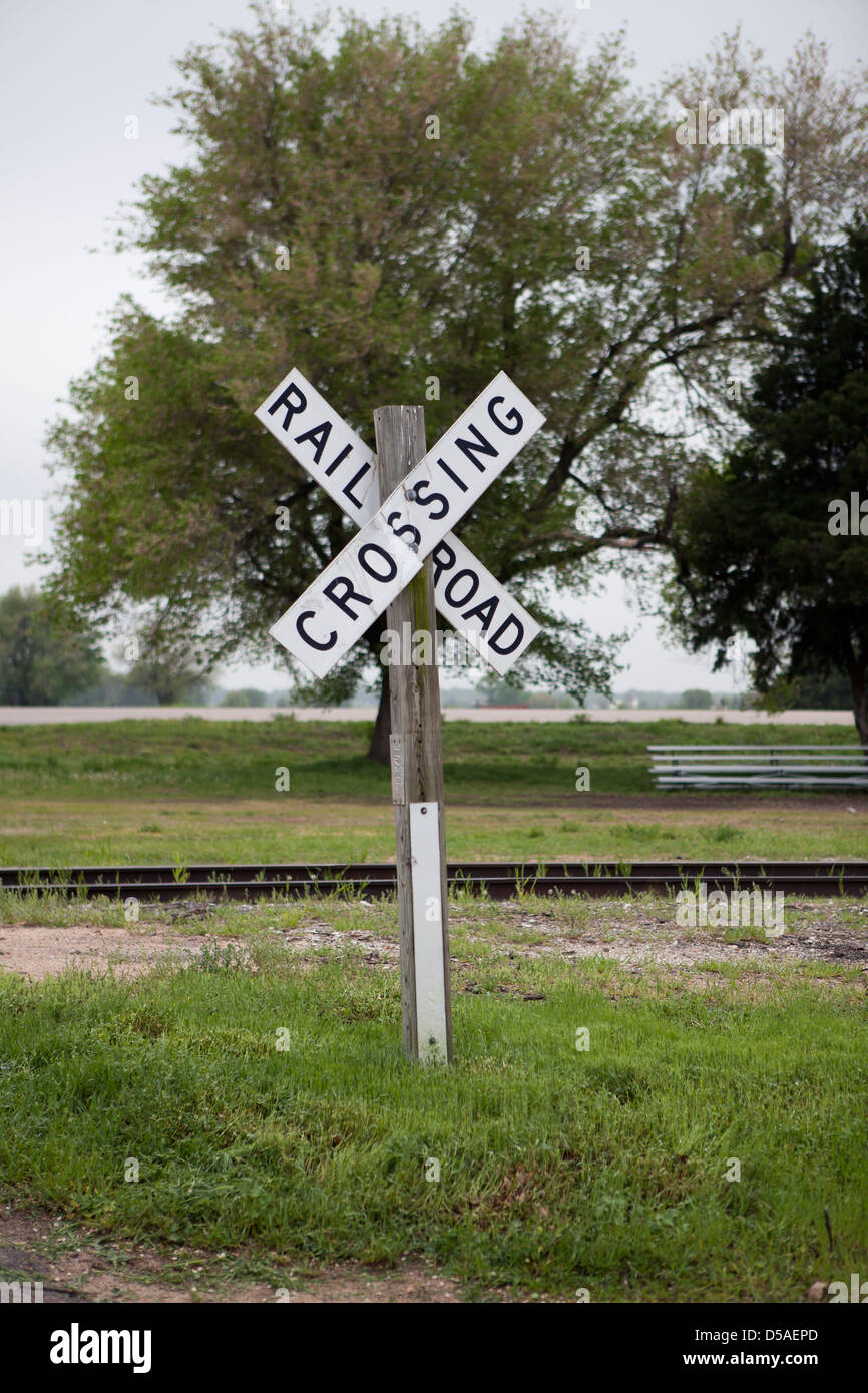 Railroad crossing image hi-res stock photography and images - Alamy