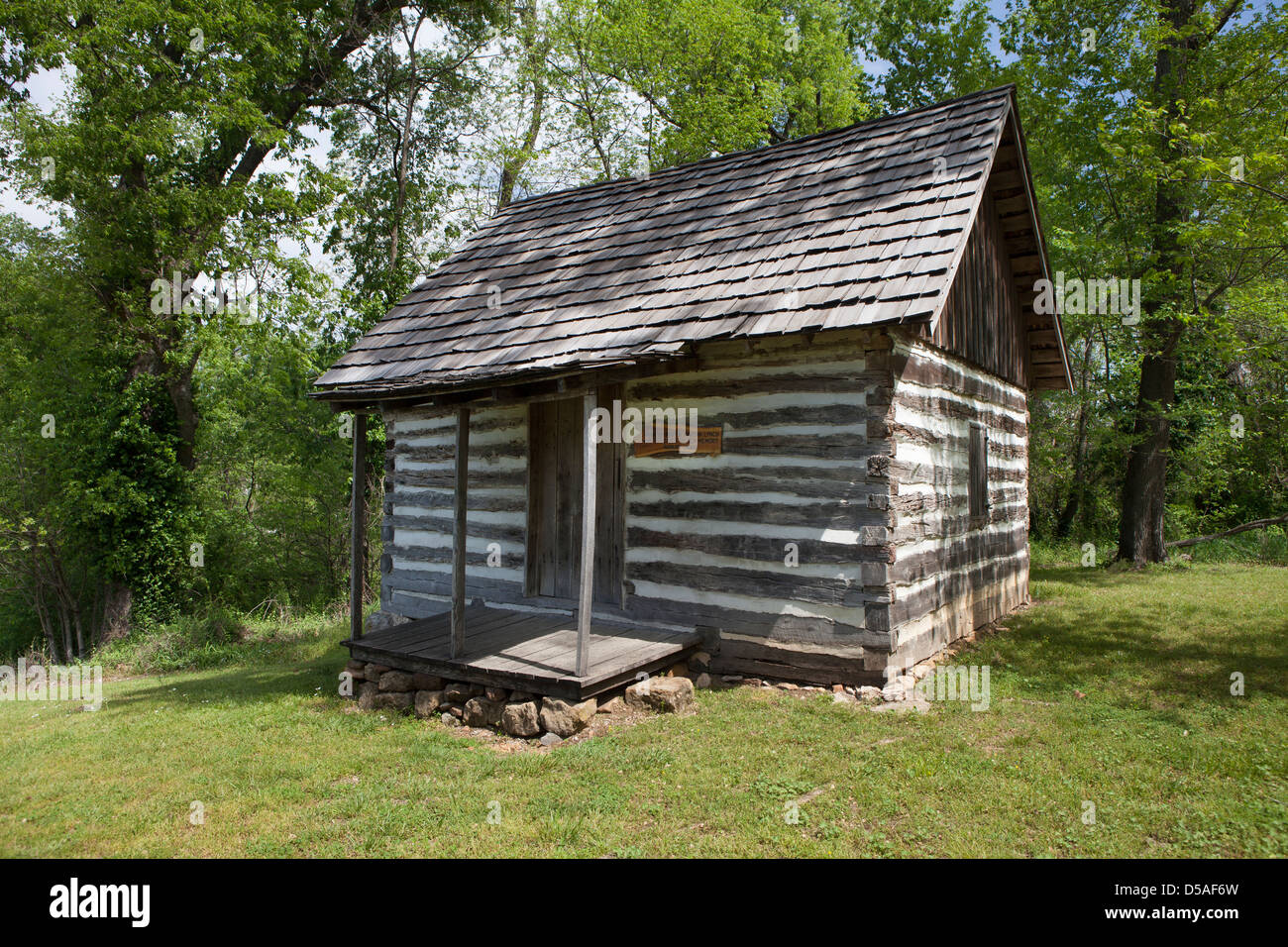 Authentic 1870`s Log Cabin at Baxter Springs Heritage Center & Museum ...