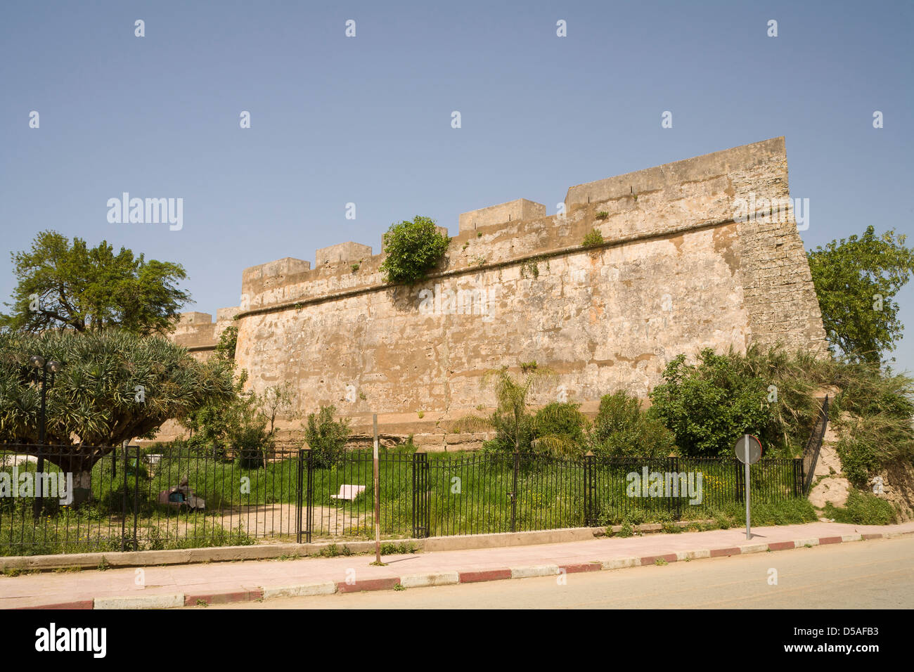 LARACHE, MARRUECOS, MOROCCO, LAQALIQ CASTLE Stock Photo - Alamy