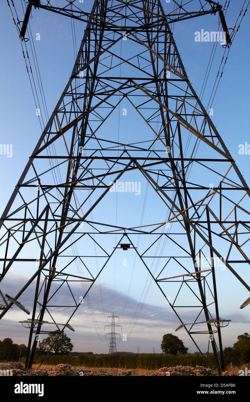 Big metal pylons hi-res stock photography and images - Alamy