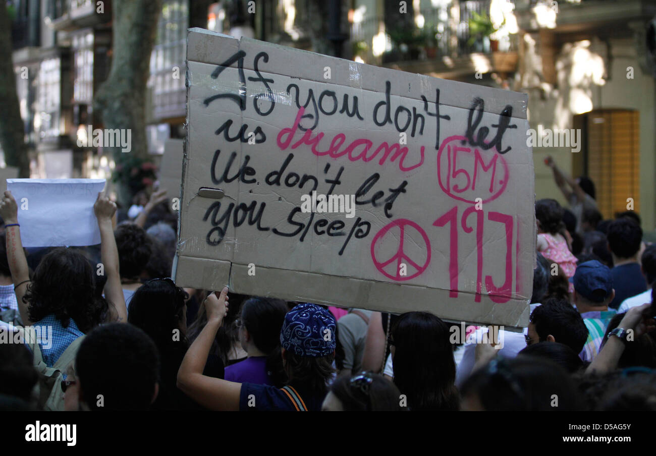 Protest signs in spanish hi-res stock photography and images - Alamy