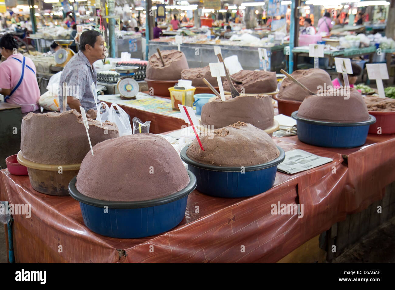 Typical asian market hi-res stock photography and images - Alamy
