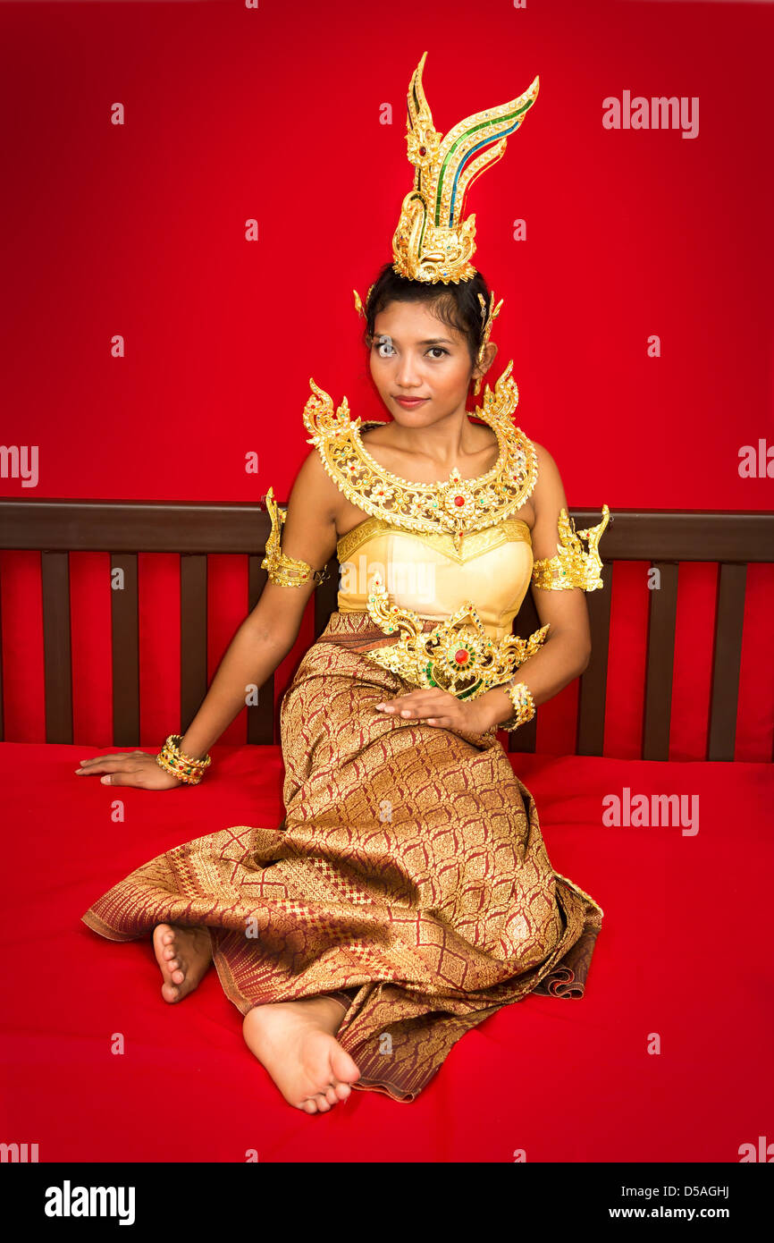 Thai princess at the crown hi-res stock photography and images - Alamy