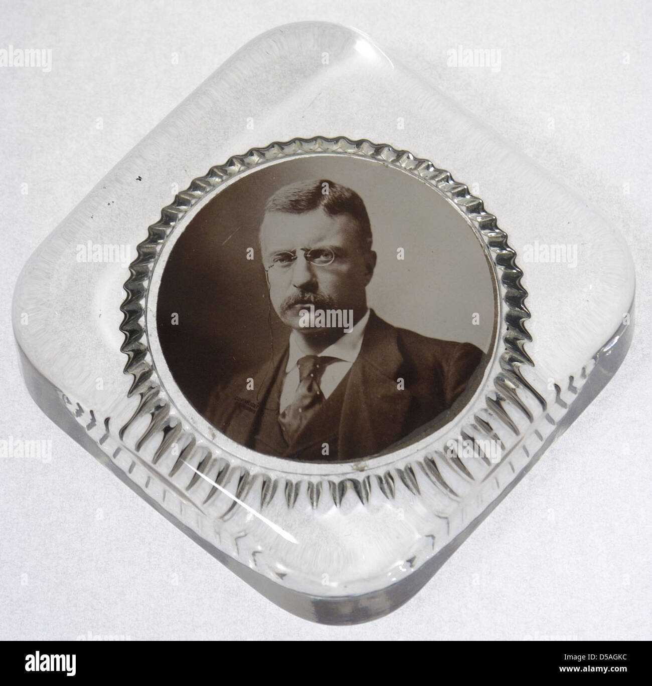 Theodore Roosevelt Glass Portrait Paperweight, ca. 1904 Stock Photo - Alamy