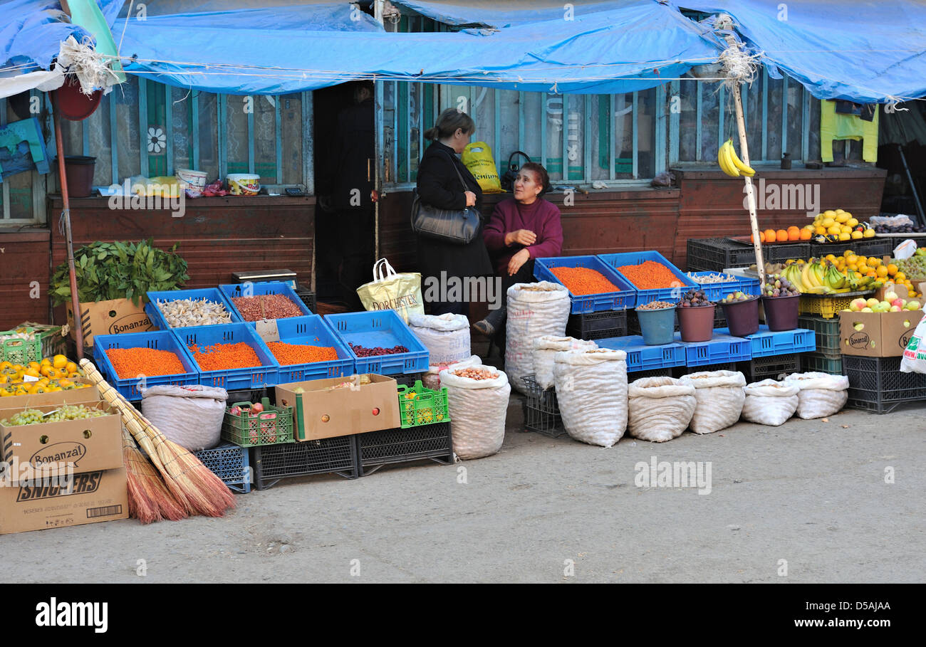 Armenia armenian market fruit hi-res stock photography and images - Alamy