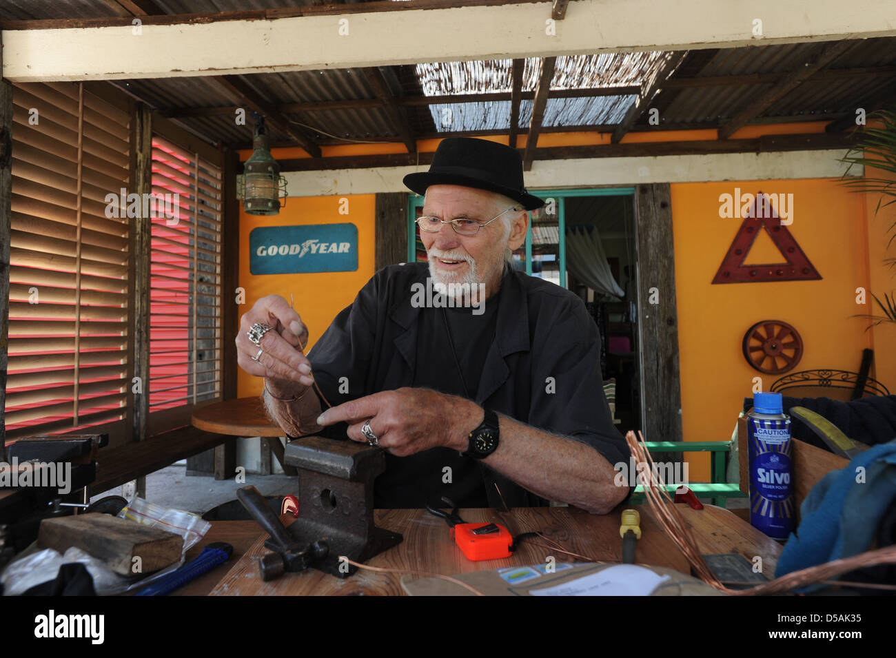 Jeweller hi-res stock photography and images - Alamy