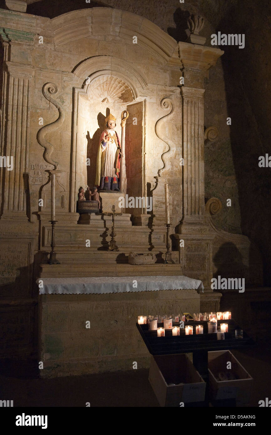Side altar hi-res stock photography and images - Alamy