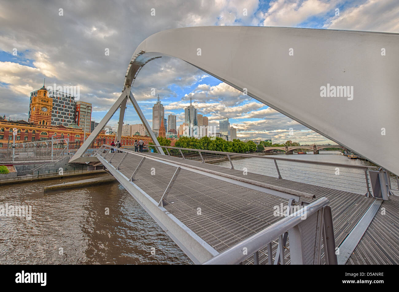 The Southgate pedestrian bridge crosses the Yarra River to downtown ...