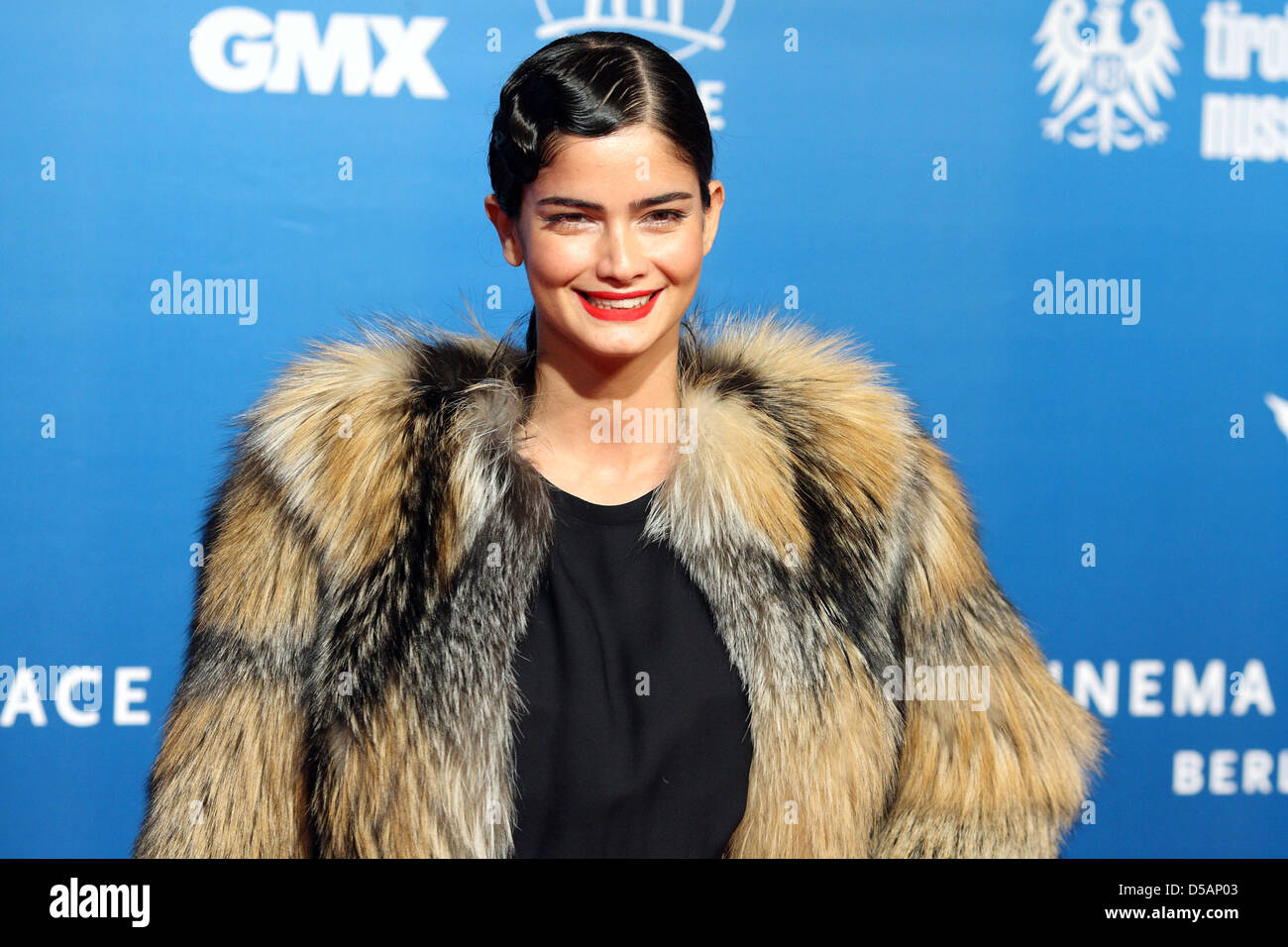 Biografia De Shermine Shahrivar