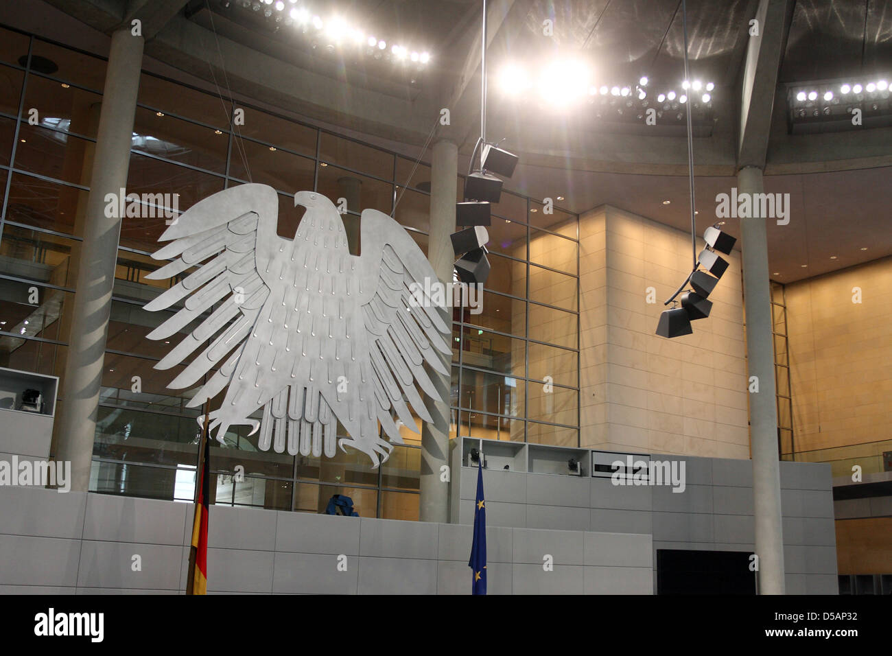 Berlin german eagle in reichstag hi-res stock photography and images ...