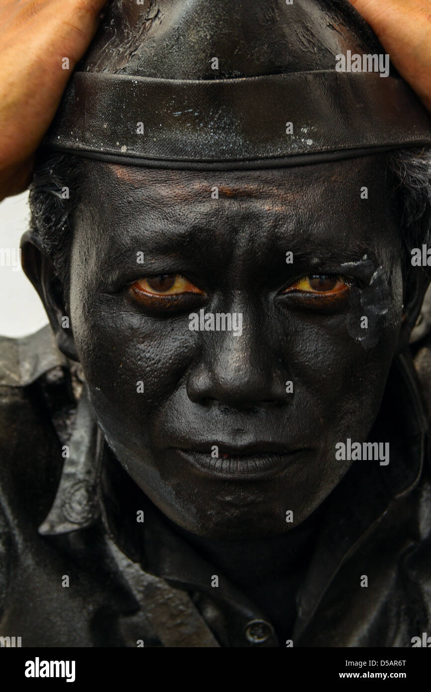 Human statue/stone man, street performers Stock Photo - Alamy