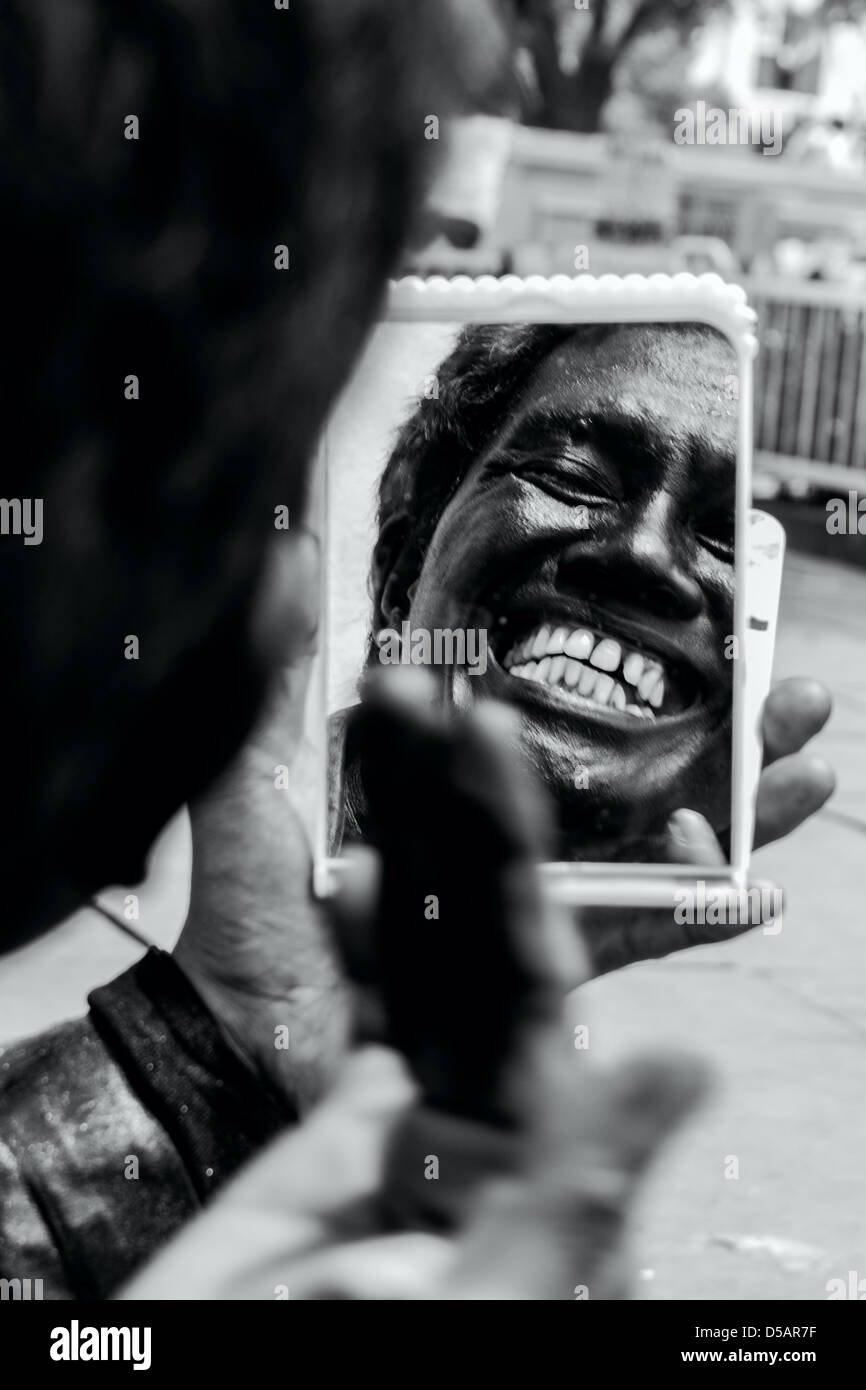 make up,smile,human smile,smiling,statue,human statue,artist,street ...