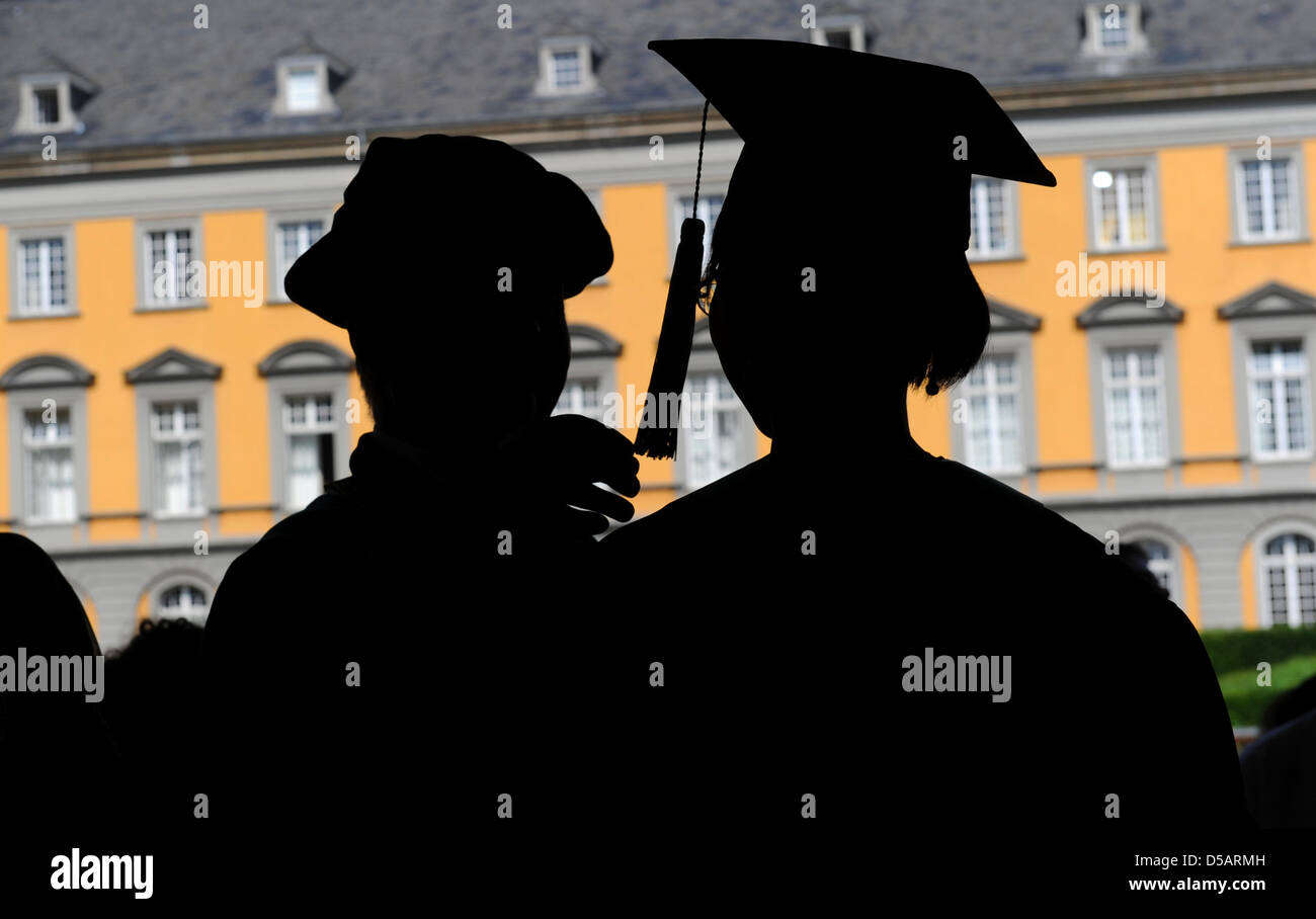 Degree holder hi-res stock photography and images - Alamy