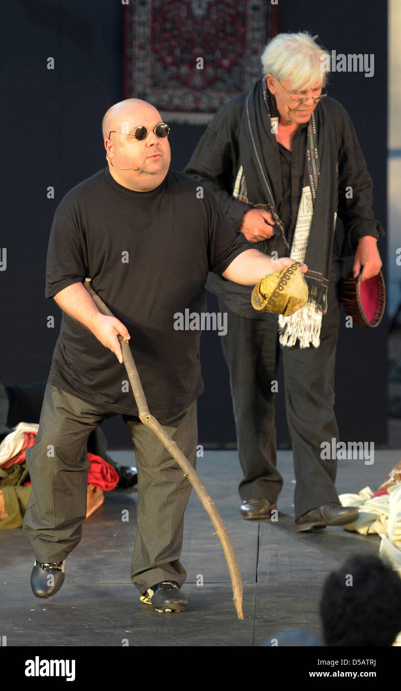 Actors Dirk Bach (L) and Peter Striebeck (R) on stage during a ...