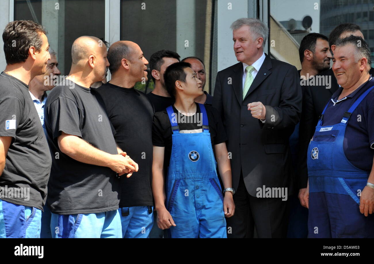 Bmw bavaria workers hi-res stock photography and images - Alamy