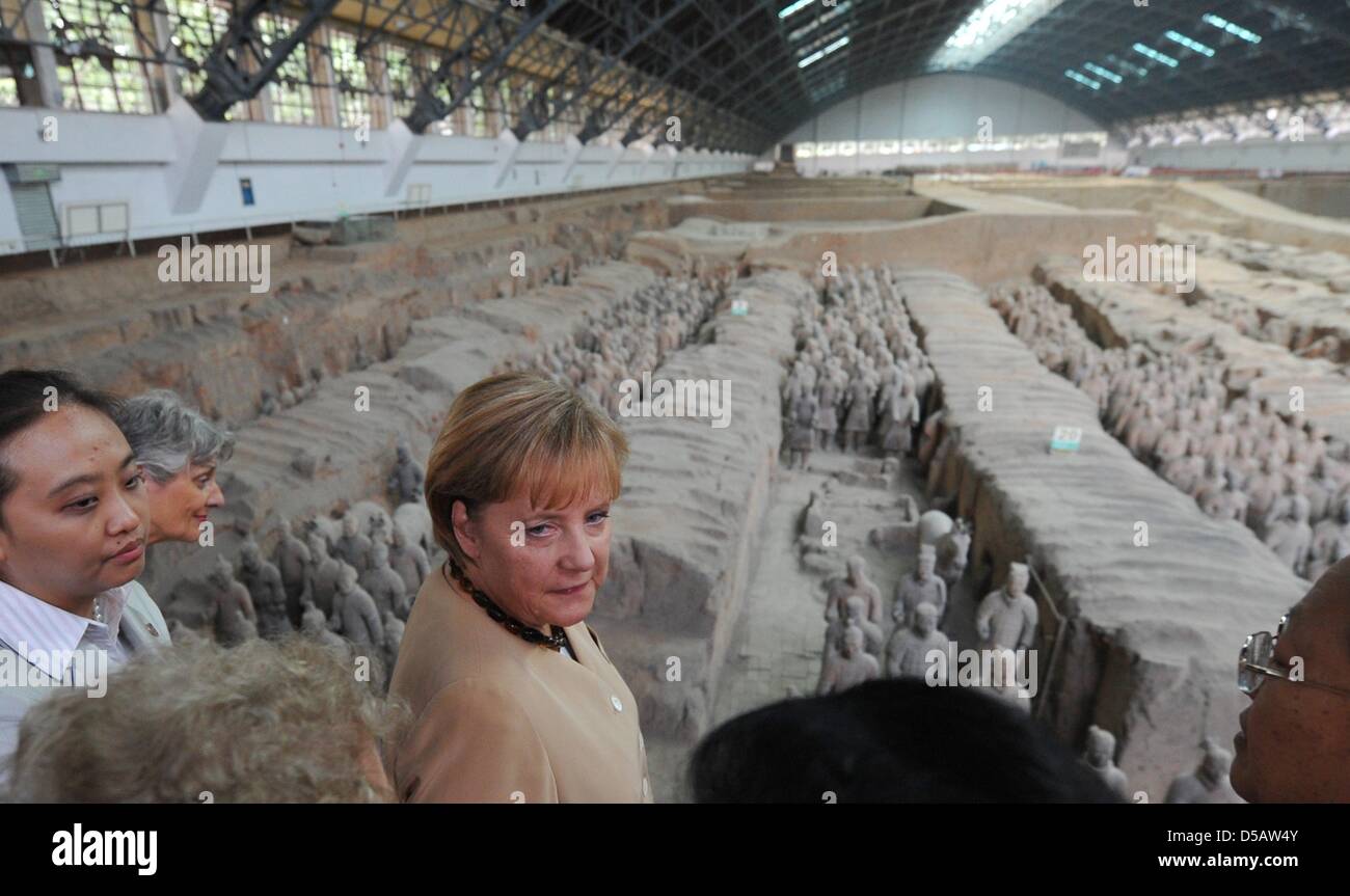 German Chancellor Angela Merkel visits the Terracotta Army in Xi'an ...