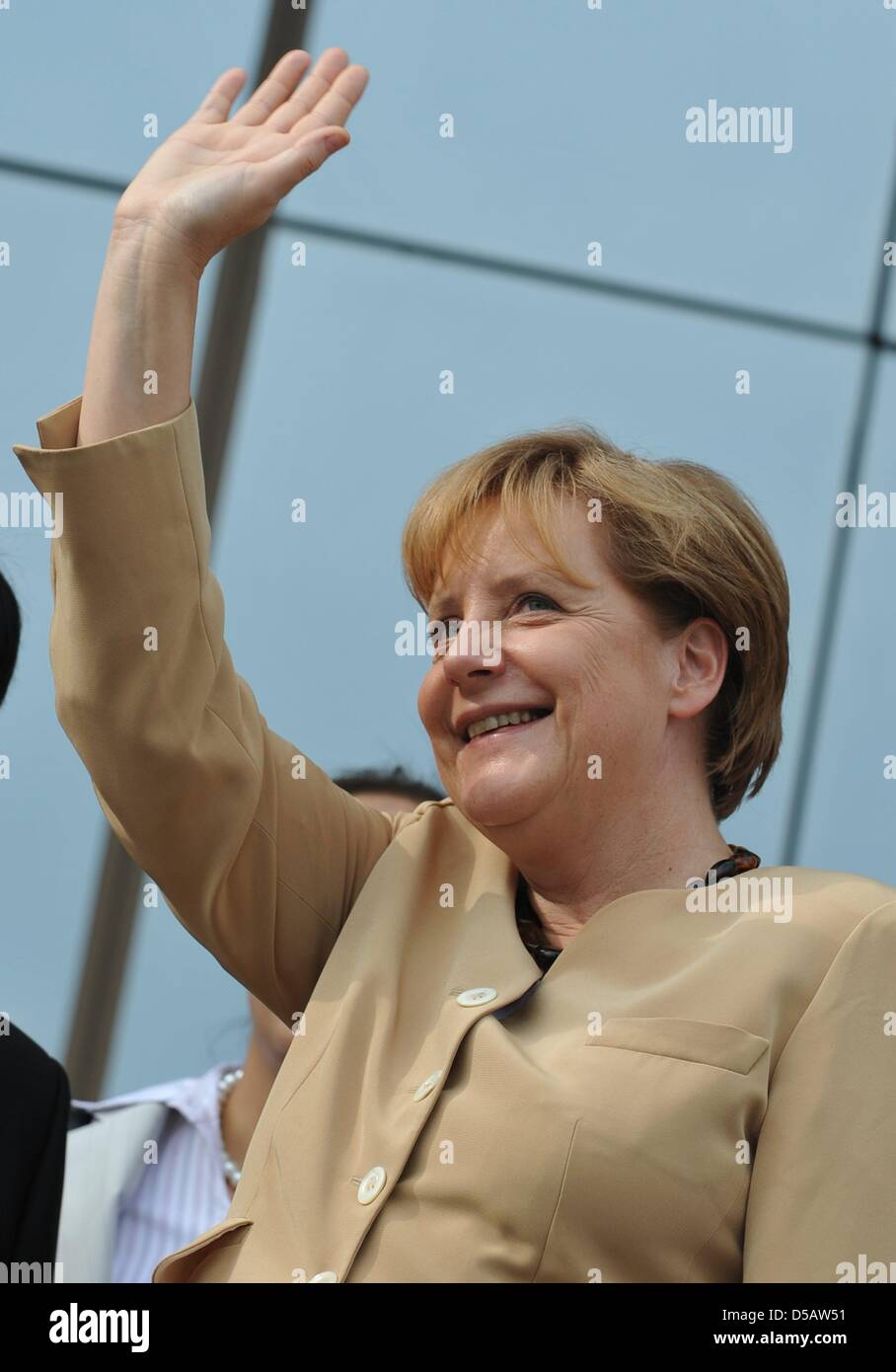 German Chancellor Angela Merkel visits the Terracotta Army in Xi'an ...