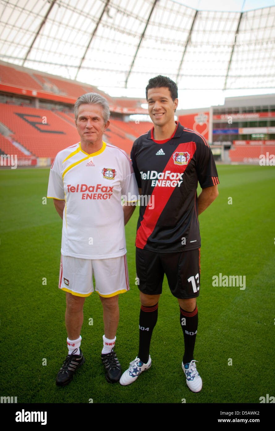 Bundesliga official hi-res stock photography and images - Alamy