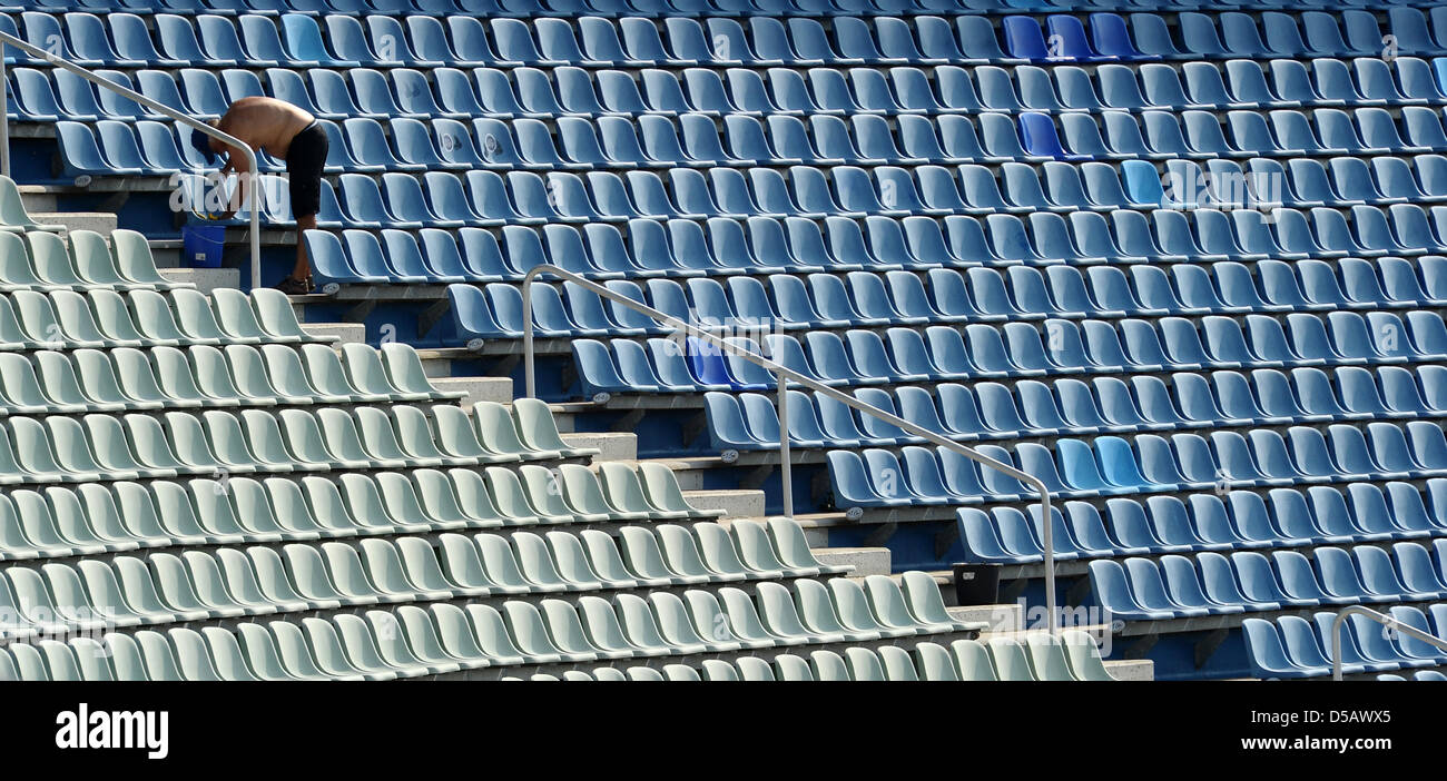 Tribune track hi-res stock photography and images - Alamy