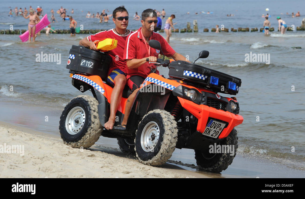 Saved drowning hi-res stock photography and images - Alamy