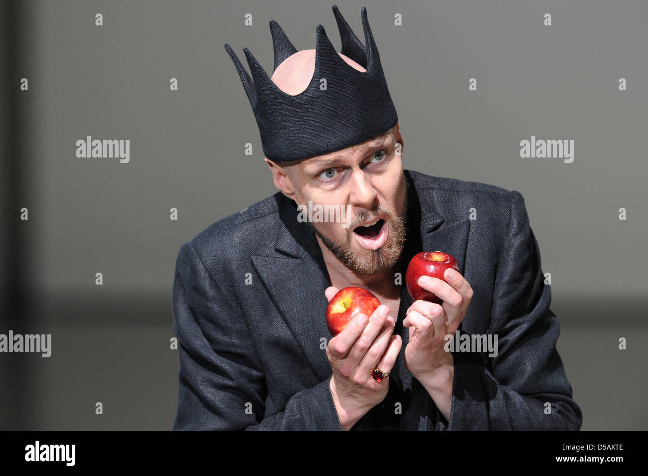 Georg Zeppenfeld as Henry the Fowler performs during a rehearsal of ...