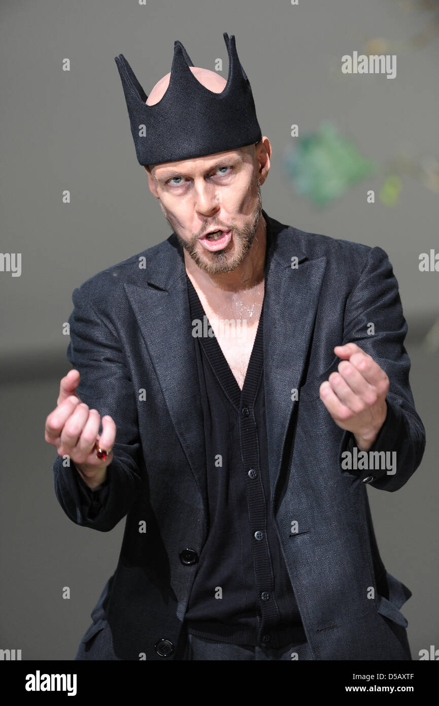 Georg Zeppenfeld as Henry the Fowler performs during a rehearsal of ...