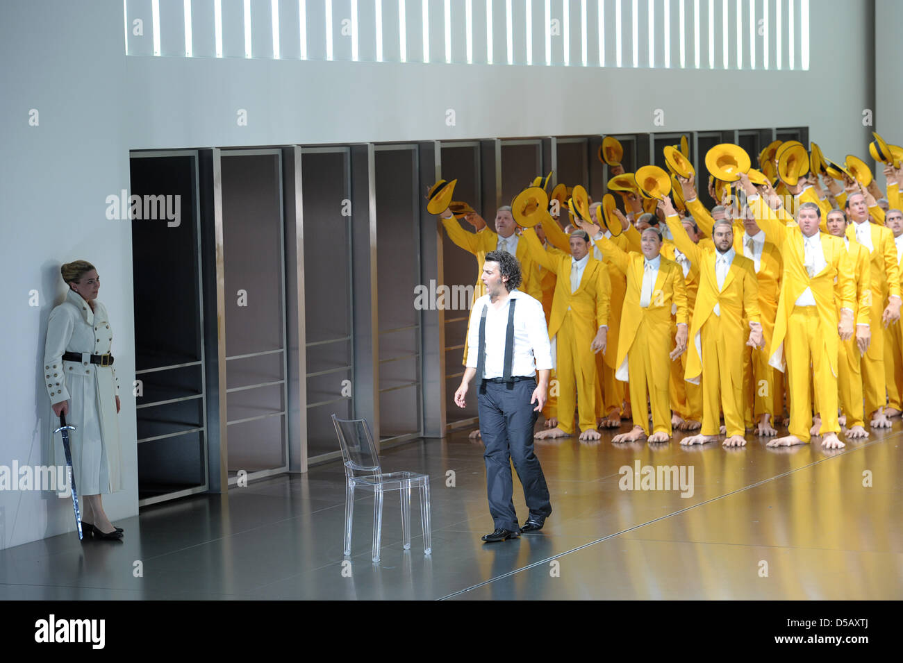 Jonas Kaufmann as Lohengrin (C) and Annette Dasch as Elsa of Brabant (L ...