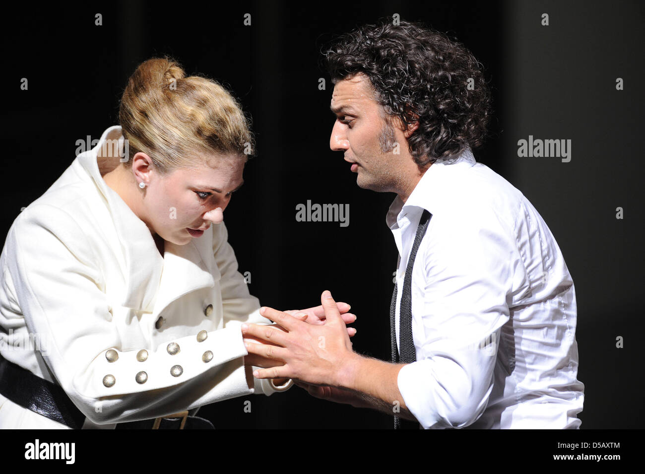 Jonas kaufmann lohengrin annette dasch hi-res stock photography and ...