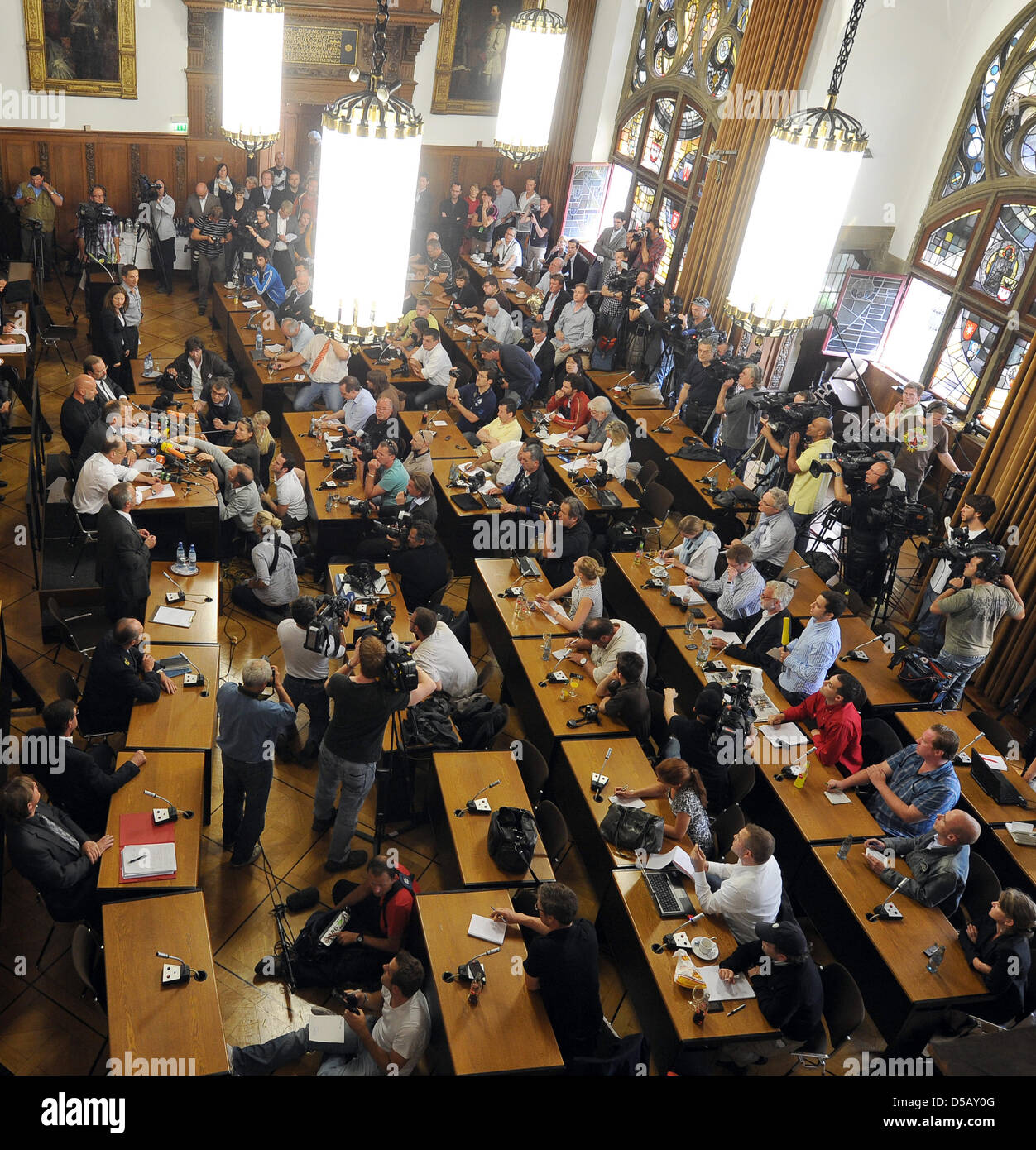 Filled to brim hi-res stock photography and images - Alamy