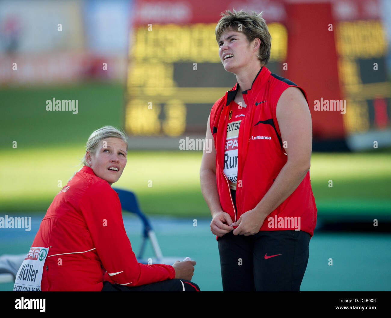 Germans Nadine Mueller (L) and Sabine Rumpf are pictured during the ...
