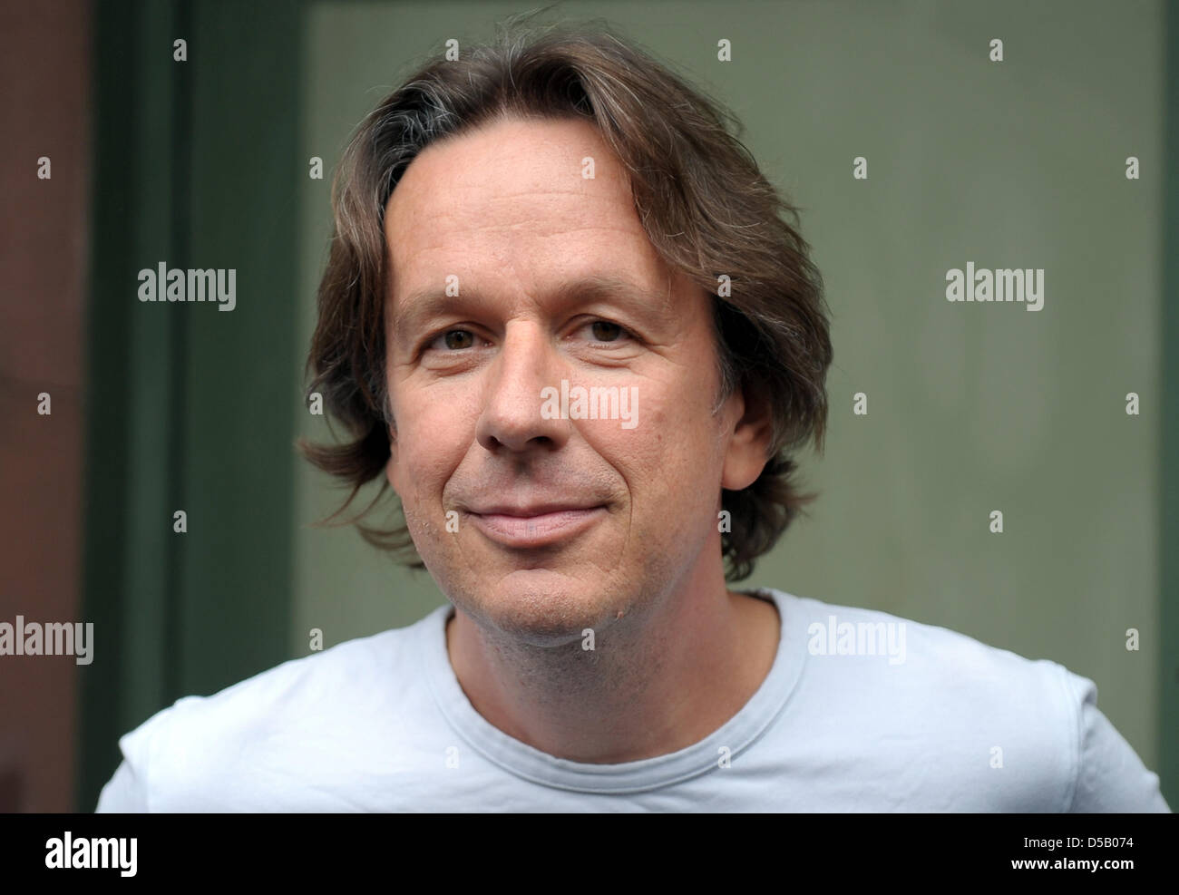 Weather presenter hi-res stock photography and images - Alamy