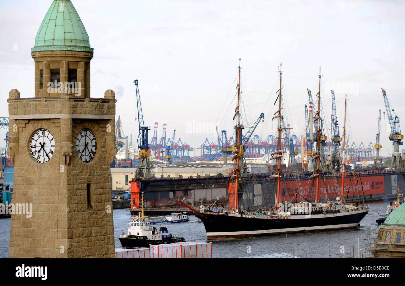 Hamburg cruise days hi-res stock photography and images - Alamy