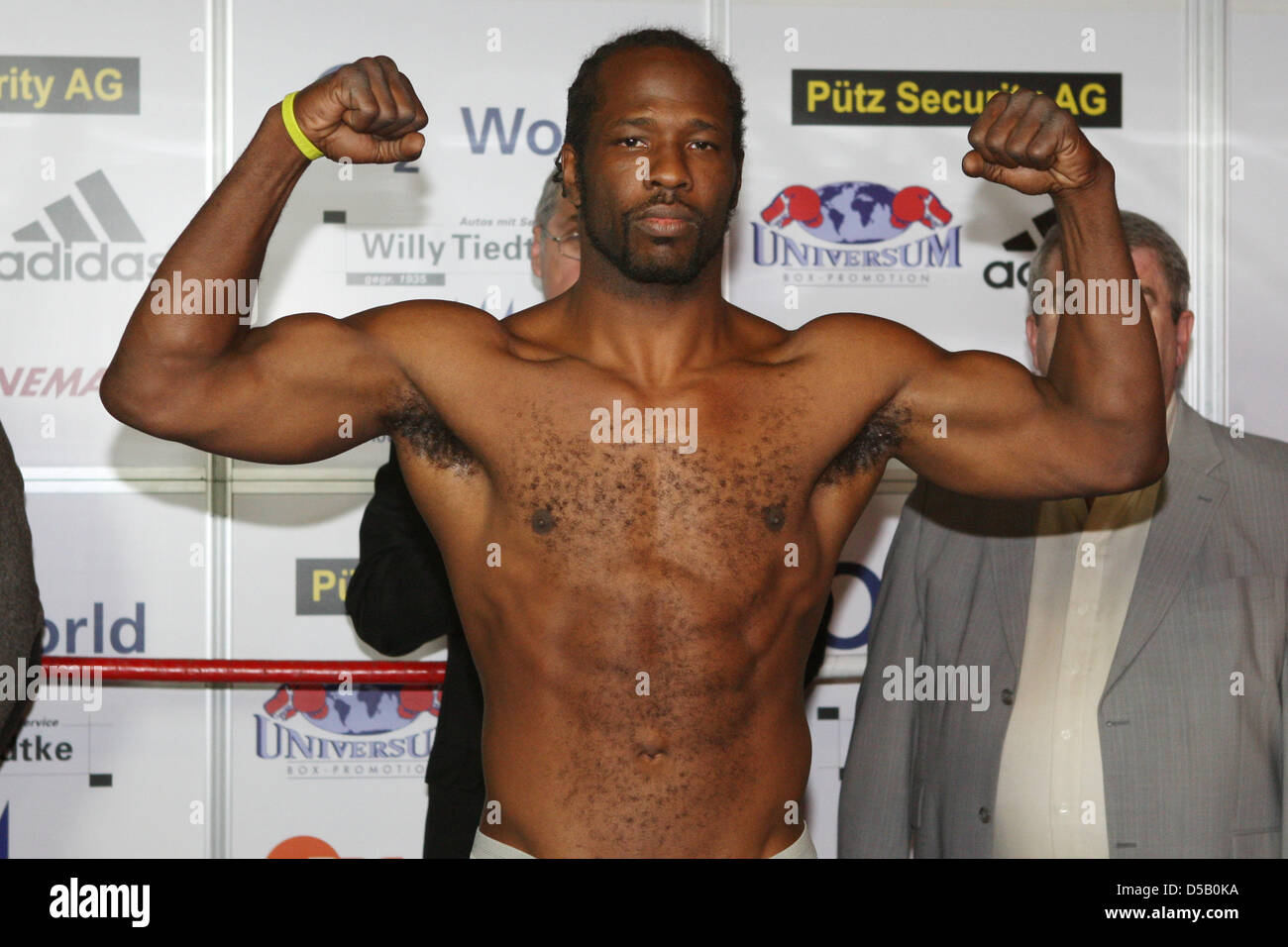 Der Box-Profi Zack Page aus Amerika posiert am Freitag (30.07.2010) in ...